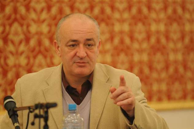 „Папокот на светлината“ – нов роман на Венко Андоновски - Нова Македонија