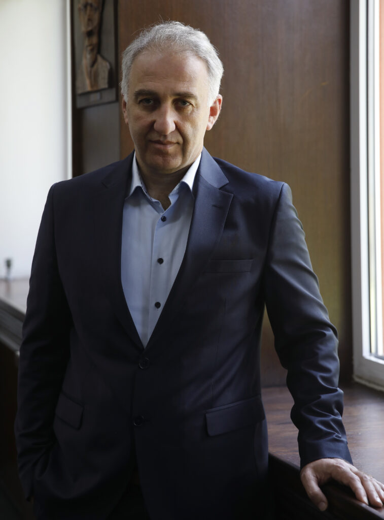 УКИМ ќе прерасне во современ, отворен и истражувачки универзитет - Нова ...